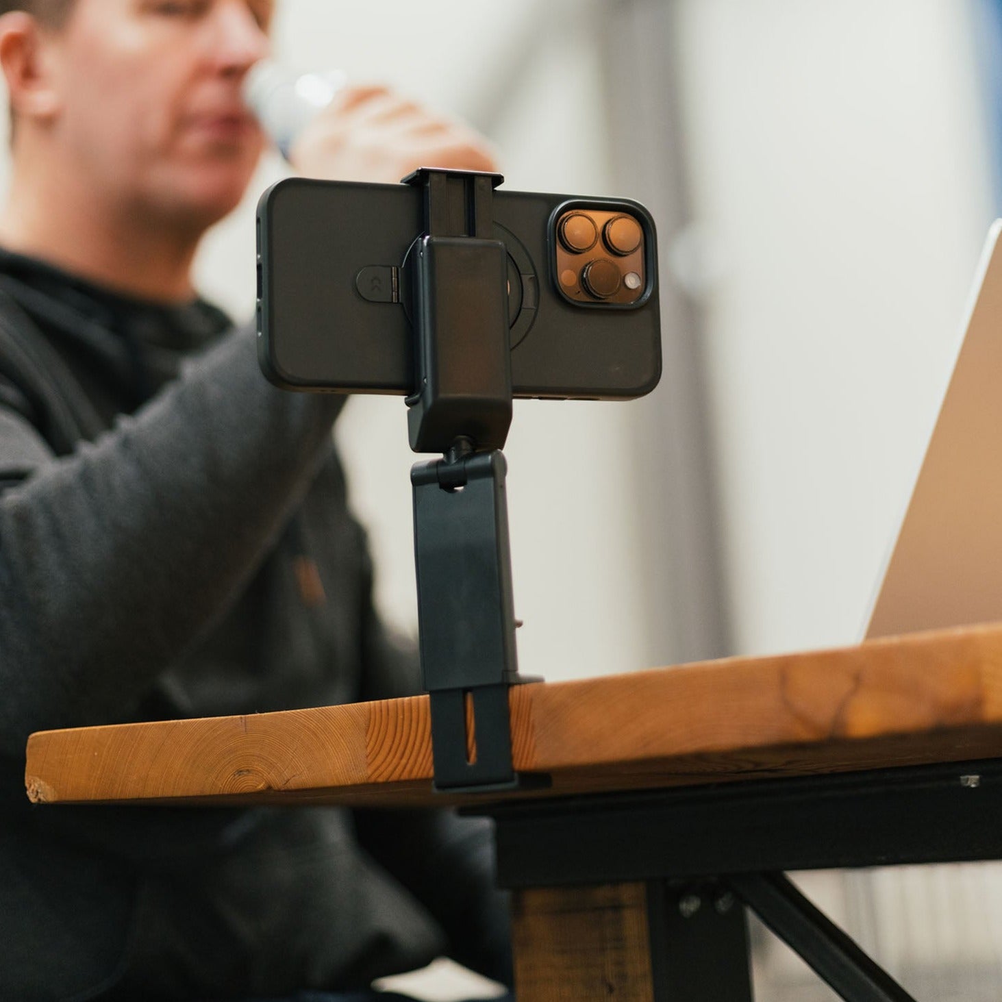 FlyEye In Flight Phone Mount – Techlok Solutions